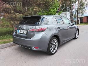 Grey Lexus CT 2013 in Riga, with an engine capacity of 1.80 L and mileage of 257 thousand km for 8850 €, photo 6 on AUTOMOTO.COM.LV