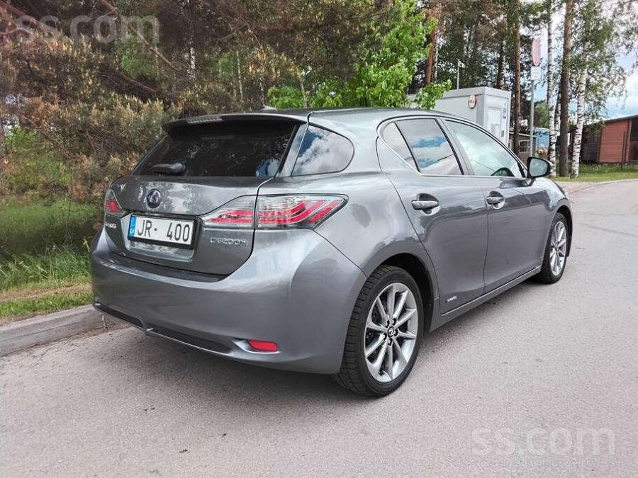 Grey Lexus CT 2013 in Riga, with an engine capacity of 1.80 L and mileage of 257 thousand km for 8850 €, photo 6 on AUTOMOTO.COM.LV