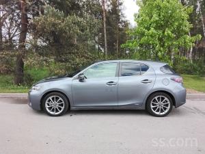 Grey Lexus CT 2013 in Riga, with an engine capacity of 1.80 L and mileage of 257 thousand km for 8850 €, photo 7 on AUTOMOTO.COM.LV