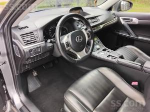 Grey Lexus CT 2013 in Riga, with an engine capacity of 1.80 L and mileage of 257 thousand km for 8850 €, photo 10 on AUTOMOTO.COM.LV