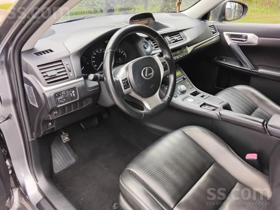 Grey Lexus CT 2013 in Riga, with an engine capacity of 1.80 L and mileage of 257 thousand km for 8850 €, photo 10 on AUTOMOTO.COM.LV