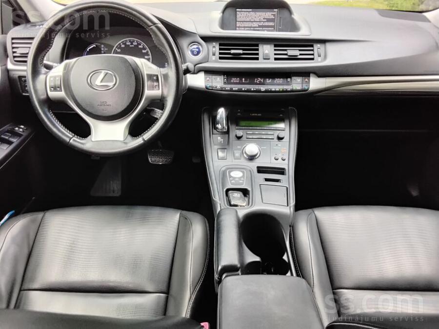Grey Lexus CT 2013 in Riga, with an engine capacity of 1.80 L and mileage of 257 thousand km for 8850 €, photo 11 on AUTOMOTO.COM.LV