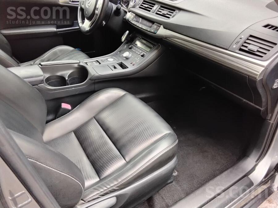 Grey Lexus CT 2013 in Riga, with an engine capacity of 1.80 L and mileage of 257 thousand km for 8850 €, photo 16 on AUTOMOTO.COM.LV