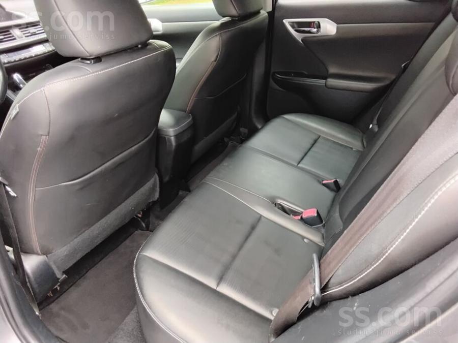 Grey Lexus CT 2013 in Riga, with an engine capacity of 1.80 L and mileage of 257 thousand km for 8850 €, photo 17 on AUTOMOTO.COM.LV