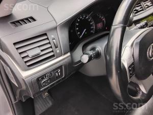 Grey Lexus CT 2013 in Riga, with an engine capacity of 1.80 L and mileage of 257 thousand km for 8850 €, photo 19 on AUTOMOTO.COM.LV
