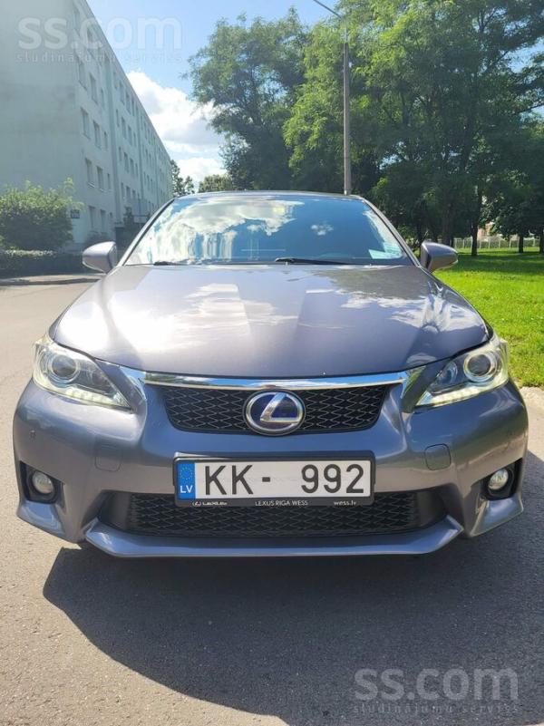 Grey Lexus CT 2013 in Riga, with an engine capacity of 1.80 L and mileage of 237 thousand km for 9795 €, photo 4 on AUTOMOTO.COM.LV