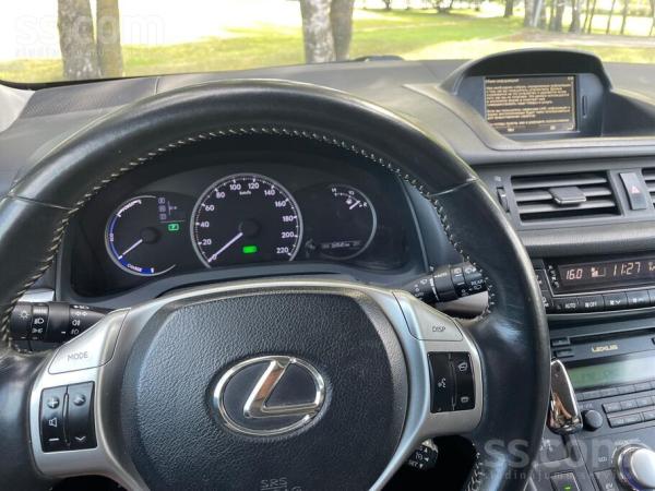 Pelēks Lexus CT 2013 Rīga, ar dzinēja tilpumu 1.80 L un nobraukumu 169 tūkst. km par 7990 €, foto 4 vietnē AUTOMOTO.COM.LV