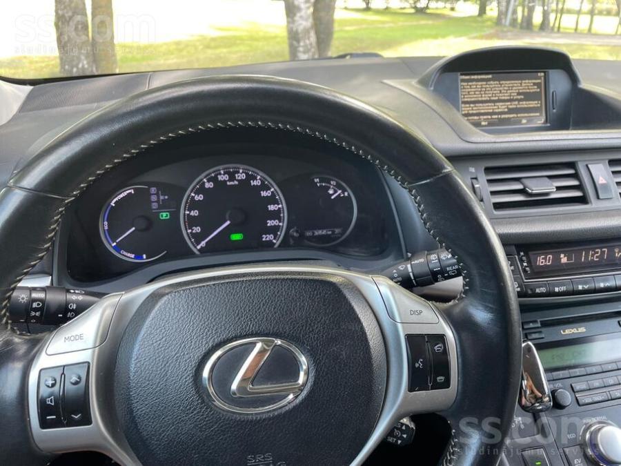 Grey Lexus CT 2013 in Riga, with an engine capacity of 1.80 L and mileage of 169 thousand km for 7990 €, photo 5 on AUTOMOTO.COM.LV