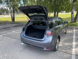 Grey Lexus CT 2013 in Riga, with an engine capacity of 1.80 L and mileage of 169 thousand km for 7990 €, photo 10 on AUTOMOTO.COM.LV