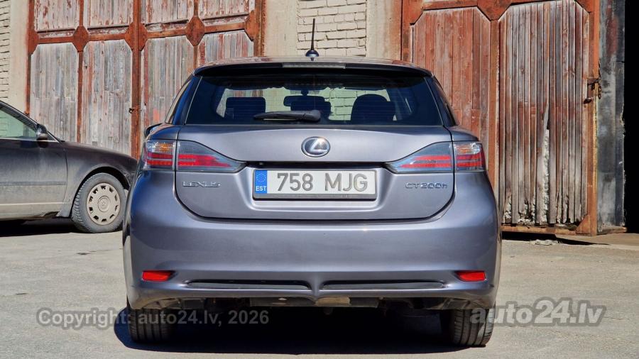 Grey Lexus CT 2013 in Tallinn, with an engine capacity of 1.80 L and mileage of 114 thousand km for 8999 €, photo 5 on AUTOMOTO.COM.LV
