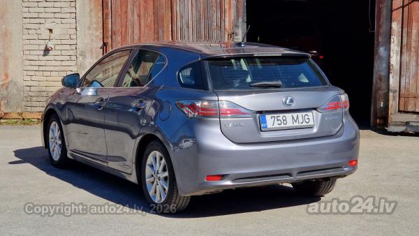 Grey Lexus CT 2013 in Tallinn, with an engine capacity of 1.80 L and mileage of 114 thousand km for 8999 €, photo 6 on AUTOMOTO.COM.LV