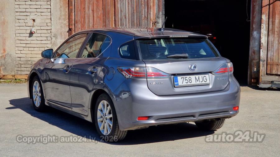 Grey Lexus CT 2013 in Tallinn, with an engine capacity of 1.80 L and mileage of 114 thousand km for 8999 €, photo 7 on AUTOMOTO.COM.LV