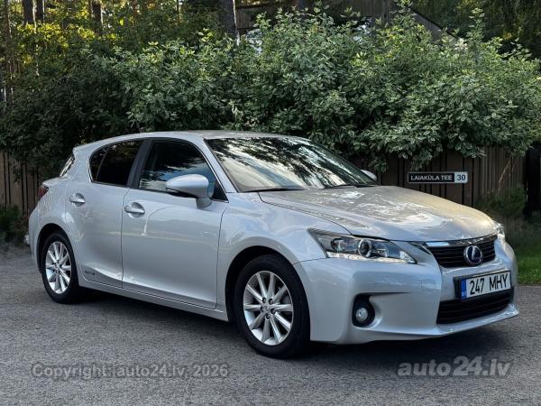 Grey Lexus CT 2013 in Tallinn, with an engine capacity of 1.80 L and mileage of 158 thousand km for 8700 €, photo 1 on AUTOMOTO.COM.LV