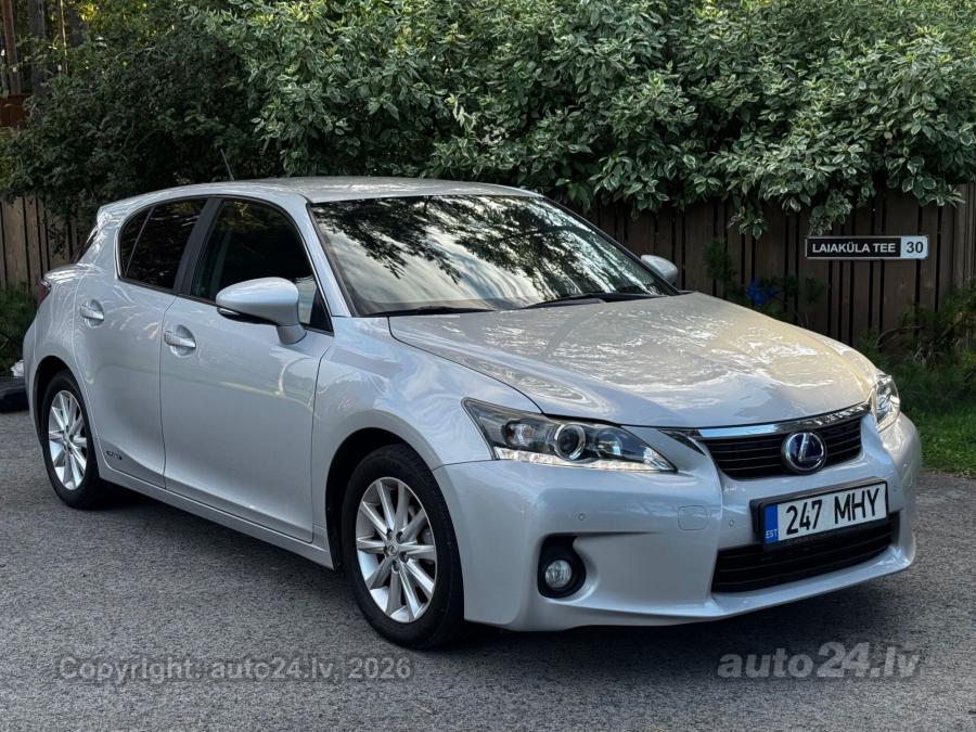 Pelēks Lexus CT 2013 Tallina, ar dzinēja tilpumu 1.80 L un nobraukumu 158 tūkst. km par 8700 €, foto 3 vietnē AUTOMOTO.COM.LV