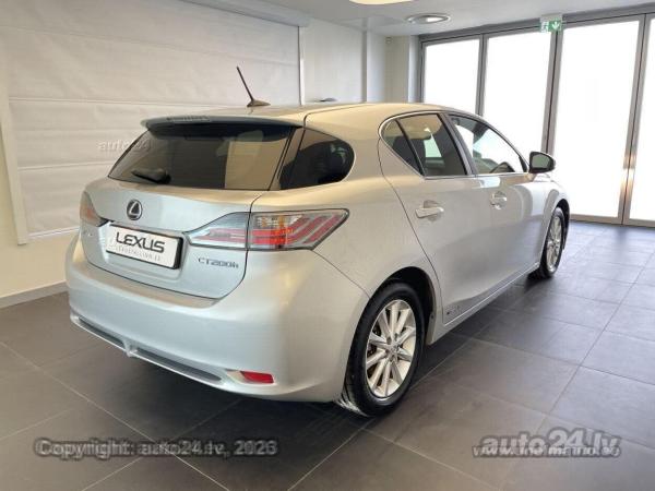 Grey Lexus CT 2013 in Tallinn, with an engine capacity of 1.80 L and mileage of 158 thousand km for 8700 €, photo 11 on AUTOMOTO.COM.LV