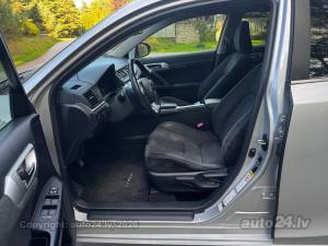 Pelēks Lexus CT 2013 Tallina, ar dzinēja tilpumu 1.80 L un nobraukumu 158 tūkst. km par 8700 €, foto 16 vietnē AUTOMOTO.COM.LV