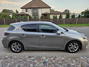 Grey Lexus CT 2015 in Riga, with an engine capacity of 1.80 L and mileage of 107 thousand km for 12200 €, photo 3 on AUTOMOTO.COM.LV
