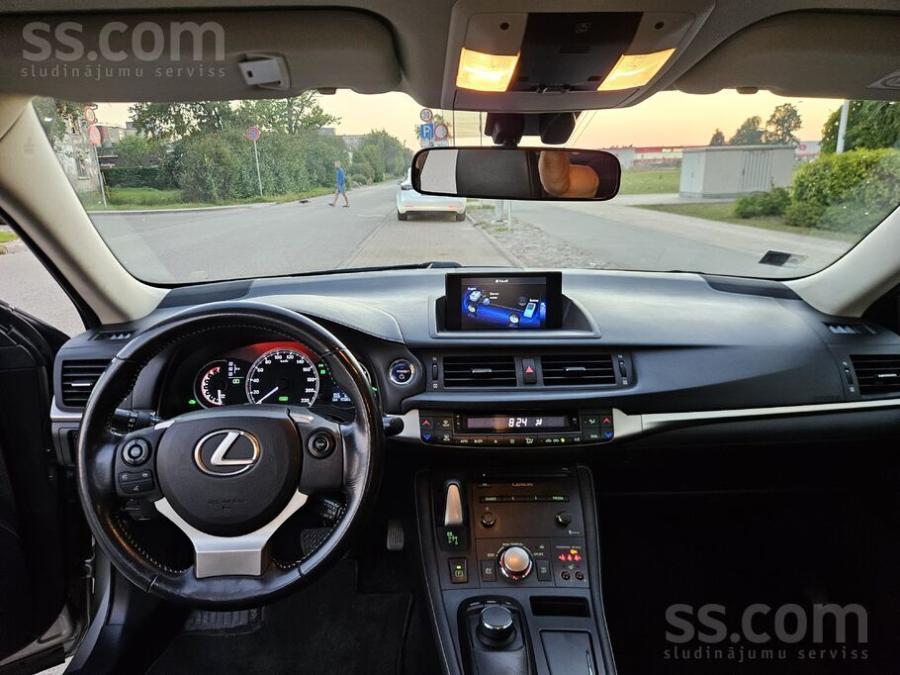Grey Lexus CT 2015 in Riga, with an engine capacity of 1.80 L and mileage of 107 thousand km for 12200 €, photo 13 on AUTOMOTO.COM.LV