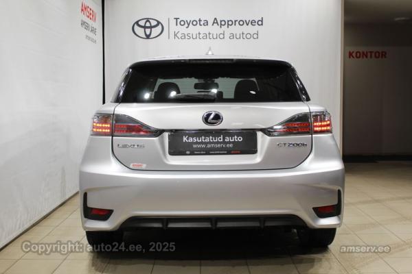 Grey Lexus CT 2016 in Tallinn, with an engine capacity of 1.80 L and mileage of 167 thousand km for 13490 €, photo 4 on AUTOMOTO.COM.LV