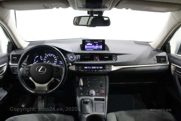 Grey Lexus CT 2016 in Tallinn, with an engine capacity of 1.80 L and mileage of 167 thousand km for 13490 €, photo 8 on AUTOMOTO.COM.LV