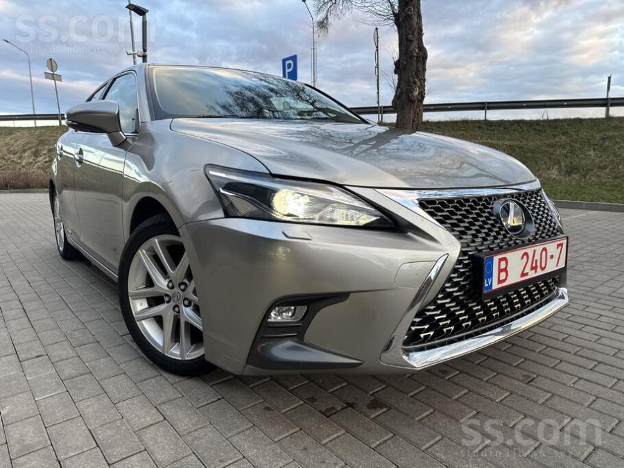 Grey Lexus CT 2018 in Daugavpils, with an engine capacity of 1.80 L and mileage of 187 thousand km for 16390 €, photo 1 on AUTOMOTO.COM.LV