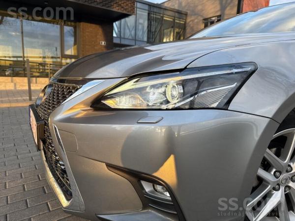 Grey Lexus CT 2018 in Daugavpils, with an engine capacity of 1.80 L and mileage of 187 thousand km for 16390 €, photo 3 on AUTOMOTO.COM.LV