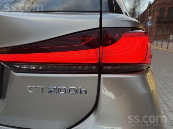 Grey Lexus CT 2018 in Daugavpils, with an engine capacity of 1.80 L and mileage of 187 thousand km for 16390 €, photo 4 on AUTOMOTO.COM.LV