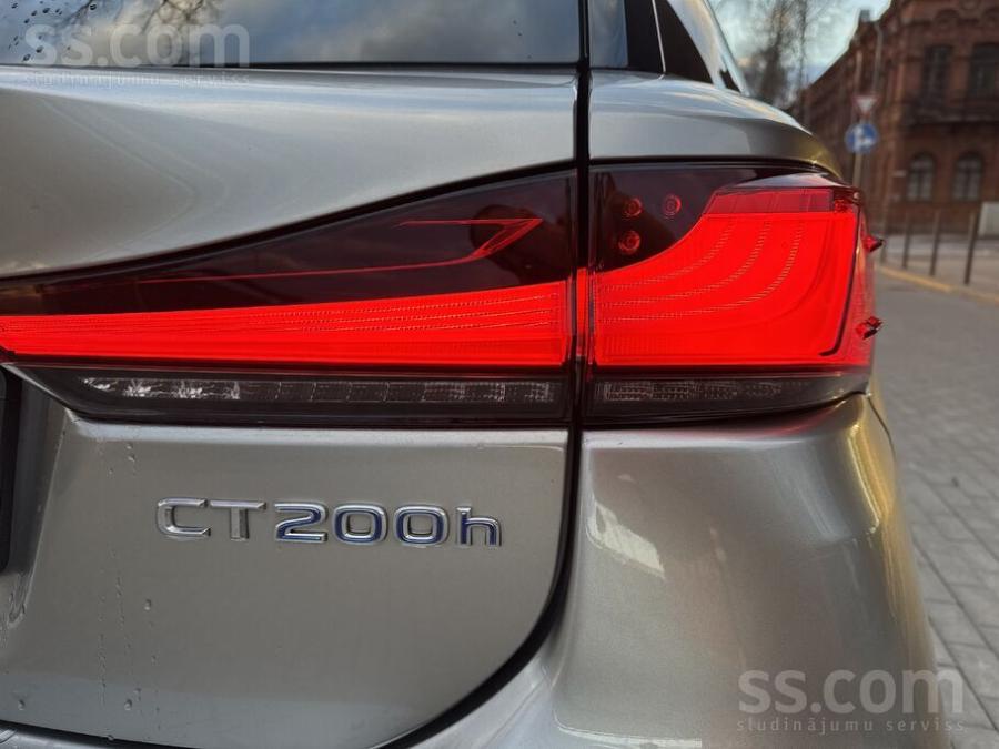 Grey Lexus CT 2018 in Daugavpils, with an engine capacity of 1.80 L and mileage of 187 thousand km for 16390 €, photo 5 on AUTOMOTO.COM.LV