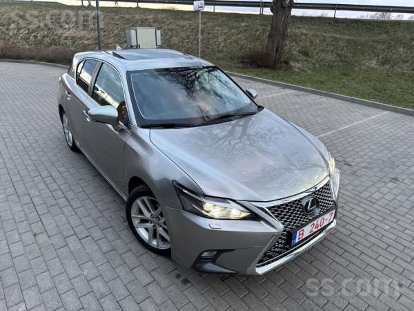 Grey Lexus CT 2018 in Daugavpils, with an engine capacity of 1.80 L and mileage of 187 thousand km for 16390 €, photo 9 on AUTOMOTO.COM.LV