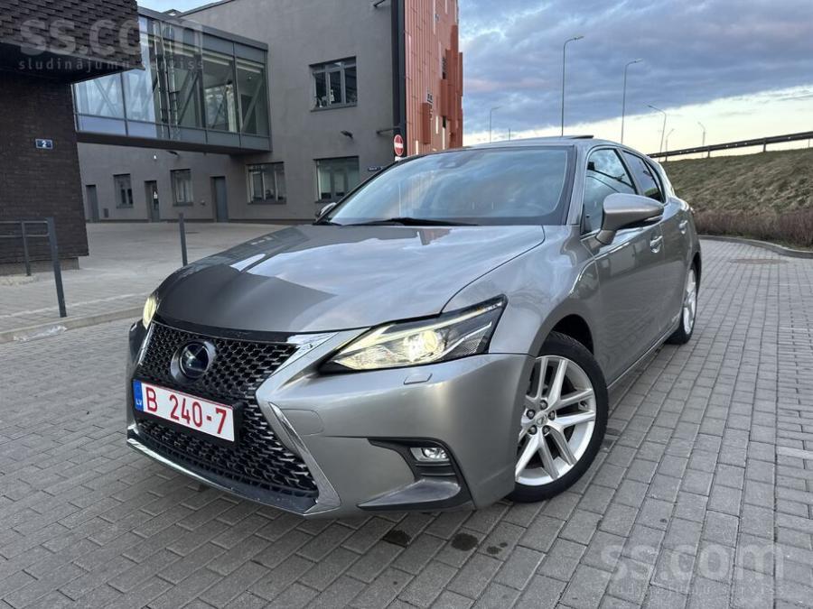 Grey Lexus CT 2018 in Daugavpils, with an engine capacity of 1.80 L and mileage of 187 thousand km for 16390 €, photo 11 on AUTOMOTO.COM.LV