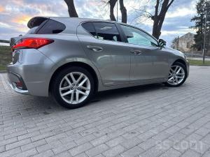 Grey Lexus CT 2018 in Daugavpils, with an engine capacity of 1.80 L and mileage of 187 thousand km for 16390 €, photo 12 on AUTOMOTO.COM.LV