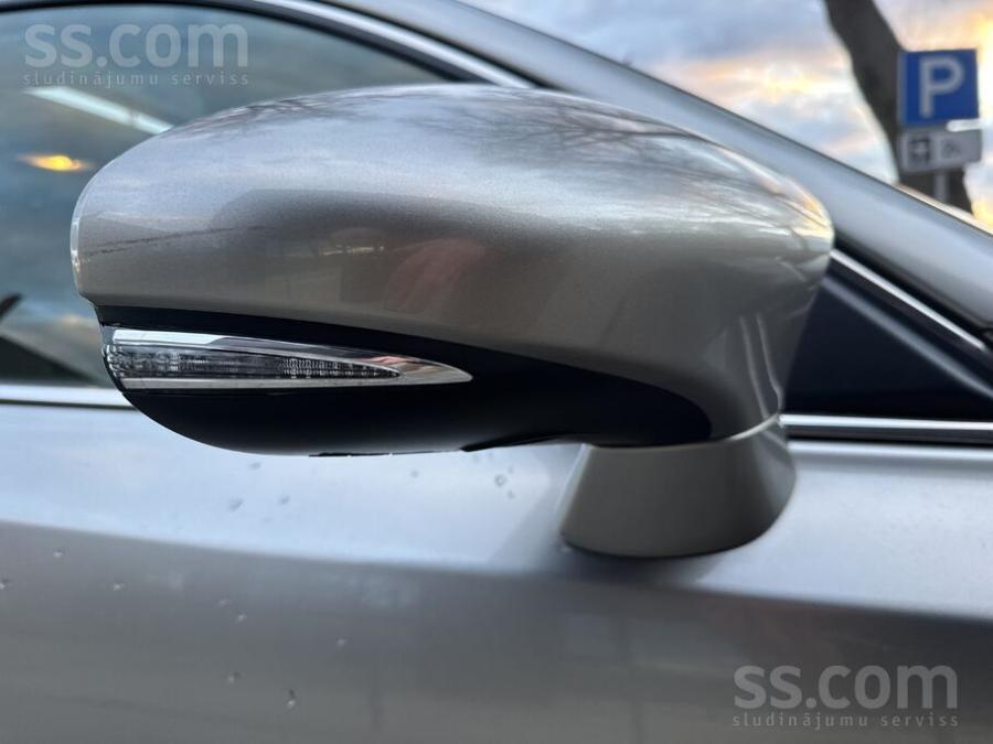 Grey Lexus CT 2018 in Daugavpils, with an engine capacity of 1.80 L and mileage of 187 thousand km for 16390 €, photo 14 on AUTOMOTO.COM.LV