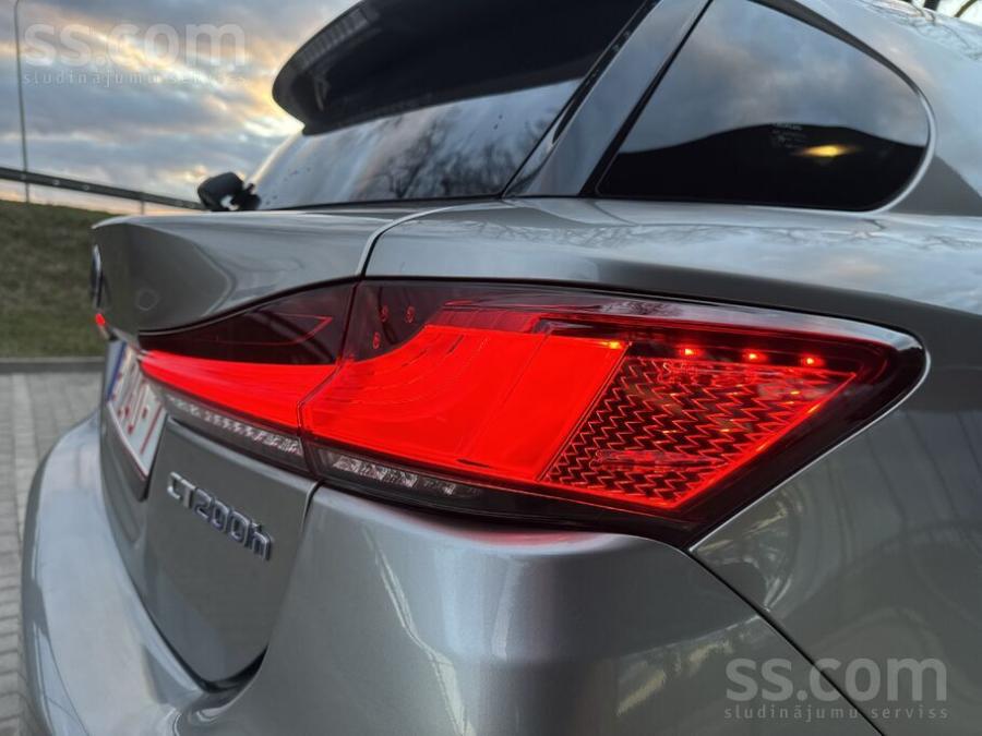 Grey Lexus CT 2018 in Daugavpils, with an engine capacity of 1.80 L and mileage of 187 thousand km for 16390 €, photo 16 on AUTOMOTO.COM.LV