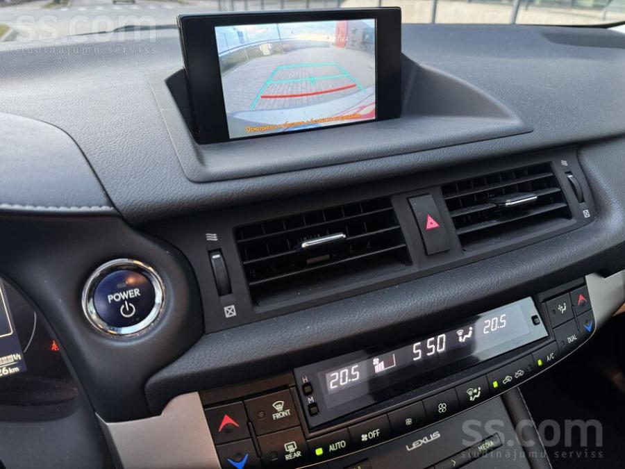 Grey Lexus CT 2018 in Daugavpils, with an engine capacity of 1.80 L and mileage of 187 thousand km for 16390 €, photo 26 on AUTOMOTO.COM.LV