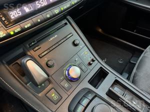 Grey Lexus CT 2018 in Daugavpils, with an engine capacity of 1.80 L and mileage of 187 thousand km for 16390 €, photo 27 on AUTOMOTO.COM.LV