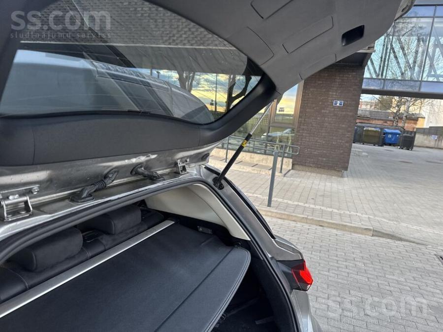 Grey Lexus CT 2018 in Daugavpils, with an engine capacity of 1.80 L and mileage of 187 thousand km for 16390 €, photo 31 on AUTOMOTO.COM.LV