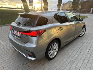 Grey Lexus CT 2018 in Daugavpils, with an engine capacity of 1.80 L and mileage of 187 thousand km for 15000 €, photo 4 on AUTOMOTO.COM.LV