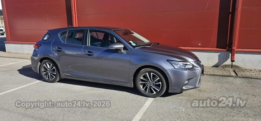 Pelēks Lexus CT 2020 Tallina, ar dzinēja tilpumu 1.80 L un nobraukumu 150 tūkst. km par 15800 €, foto 7 vietnē AUTOMOTO.COM.LV