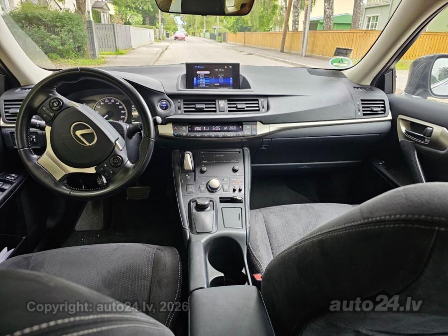 Pelēks Lexus CT 2020 Tallina, ar dzinēja tilpumu 1.80 L un nobraukumu 150 tūkst. km par 15800 €, foto 15 vietnē AUTOMOTO.COM.LV