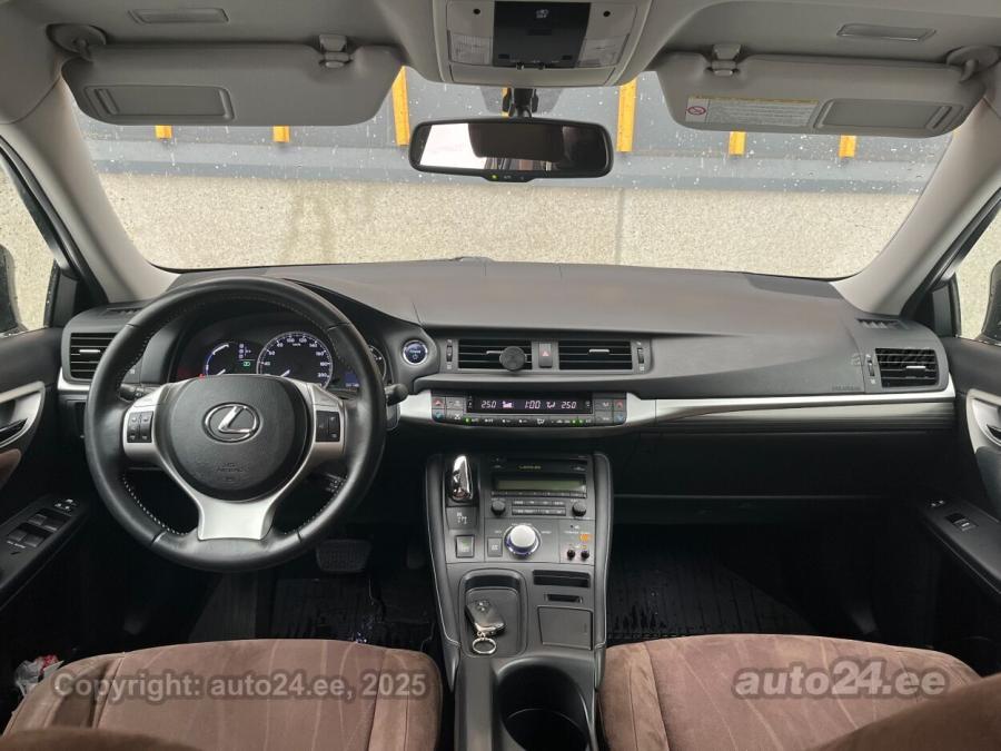 Lexus CT 2011 in Narva-Joesuu, with an engine capacity of 1.80 L and mileage of 148 thousand km for 8900 €, photo 5 on AUTOMOTO.COM.LV