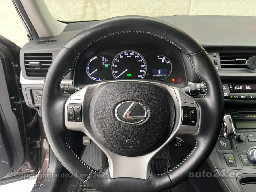 Lexus CT 2011 in Narva-Joesuu, with an engine capacity of 1.80 L and mileage of 148 thousand km for 8900 €, photo 6 on AUTOMOTO.COM.LV