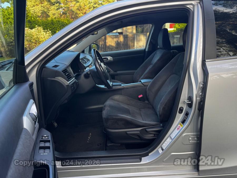 Lexus CT 2013 Tallina, ar dzinēja tilpumu 1.80 L un nobraukumu 158 tūkst. km par 8900 €, foto 12 vietnē AUTOMOTO.COM.LV