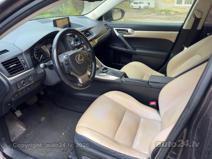 Lexus CT 2015 in Tallinn, with an engine capacity of 1.80 L and mileage of 173 thousand km for 12500 €, photo 7 on AUTOMOTO.COM.LV