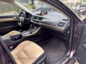 Lexus CT 2015 in Tallinn, with an engine capacity of 1.80 L and mileage of 173 thousand km for 12500 €, photo 8 on AUTOMOTO.COM.LV