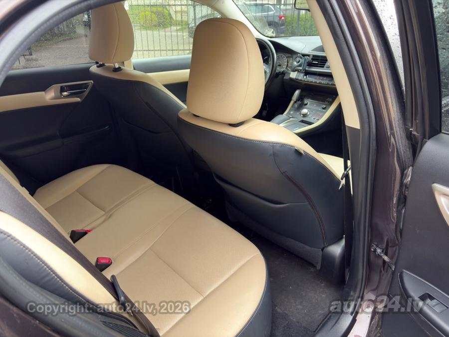 Lexus CT 2015 in Tallinn, with an engine capacity of 1.80 L and mileage of 173 thousand km for 12500 €, photo 10 on AUTOMOTO.COM.LV