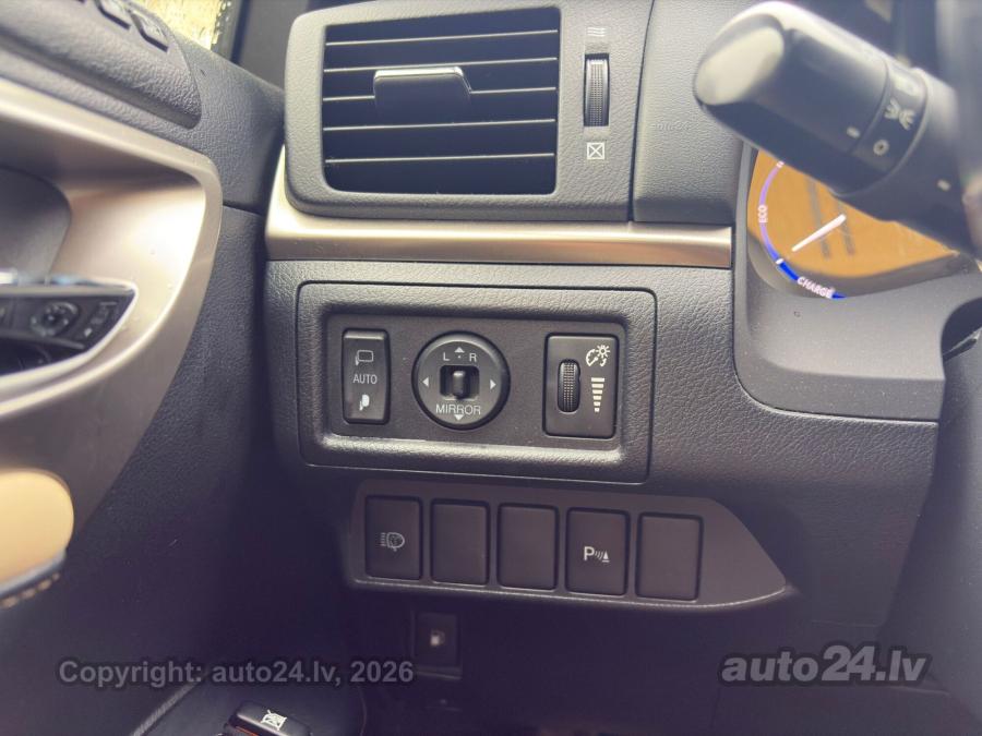 Lexus CT 2015 in Tallinn, with an engine capacity of 1.80 L and mileage of 173 thousand km for 12500 €, photo 15 on AUTOMOTO.COM.LV