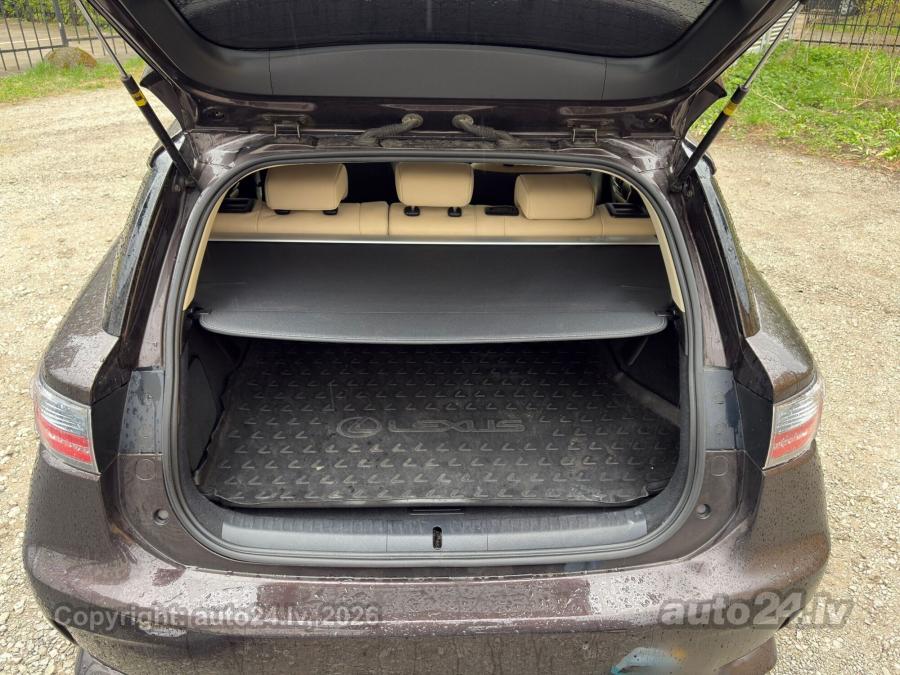Lexus CT 2015 in Tallinn, with an engine capacity of 1.80 L and mileage of 173 thousand km for 12500 €, photo 21 on AUTOMOTO.COM.LV