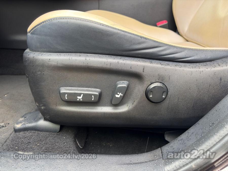 Lexus CT 2015 in Tallinn, with an engine capacity of 1.80 L and mileage of 173 thousand km for 12500 €, photo 23 on AUTOMOTO.COM.LV