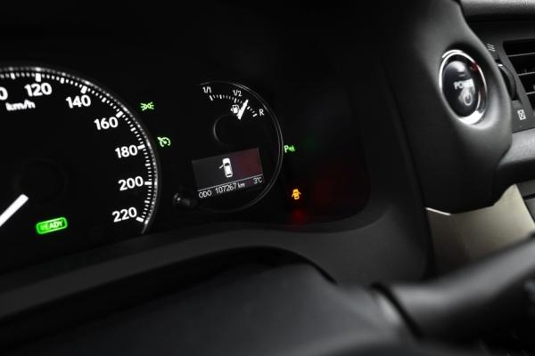 Lexus CT 2016 in Riga, with an engine capacity of 1.80 L and mileage of 107 thousand km for 13990 €, photo 3 on AUTOMOTO.COM.LV