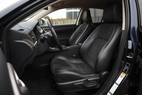 Lexus CT 2016 in Riga, with an engine capacity of 1.80 L and mileage of 107 thousand km for 13990 €, photo 7 on AUTOMOTO.COM.LV